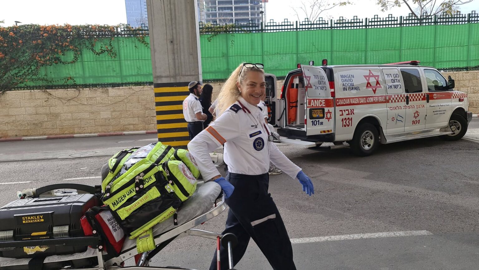 Former Israeli supermodel reinvents herself as volunteer paramedic ...