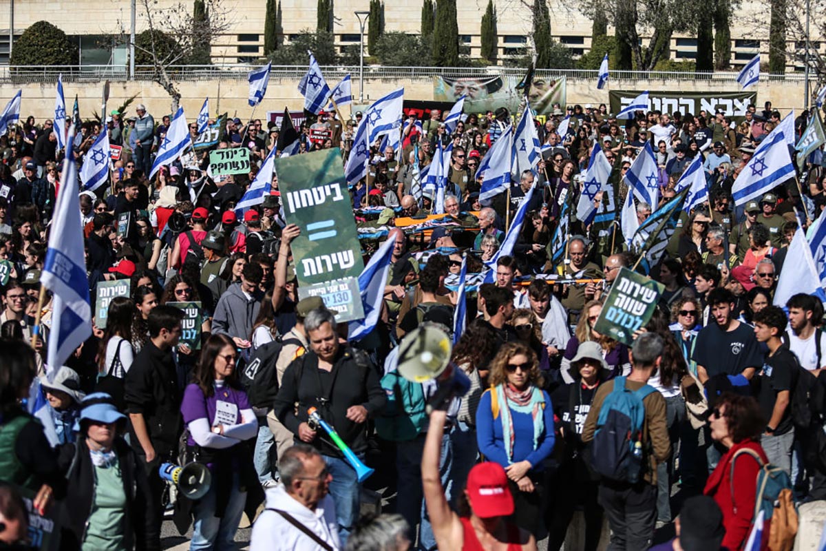 Why is a Haredi conscription law causing so much controversy? - Unpacked