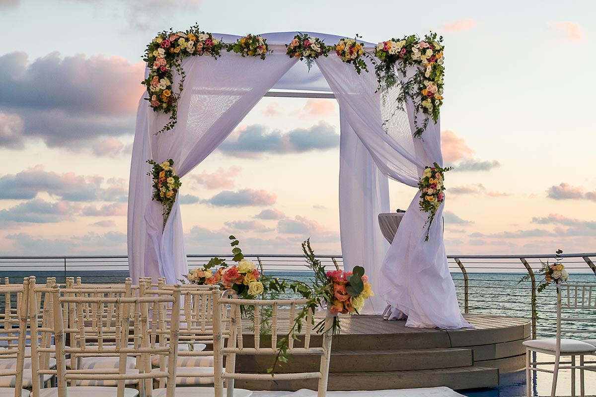 Your ultimate guide to Jewish wedding traditions - Unpacked